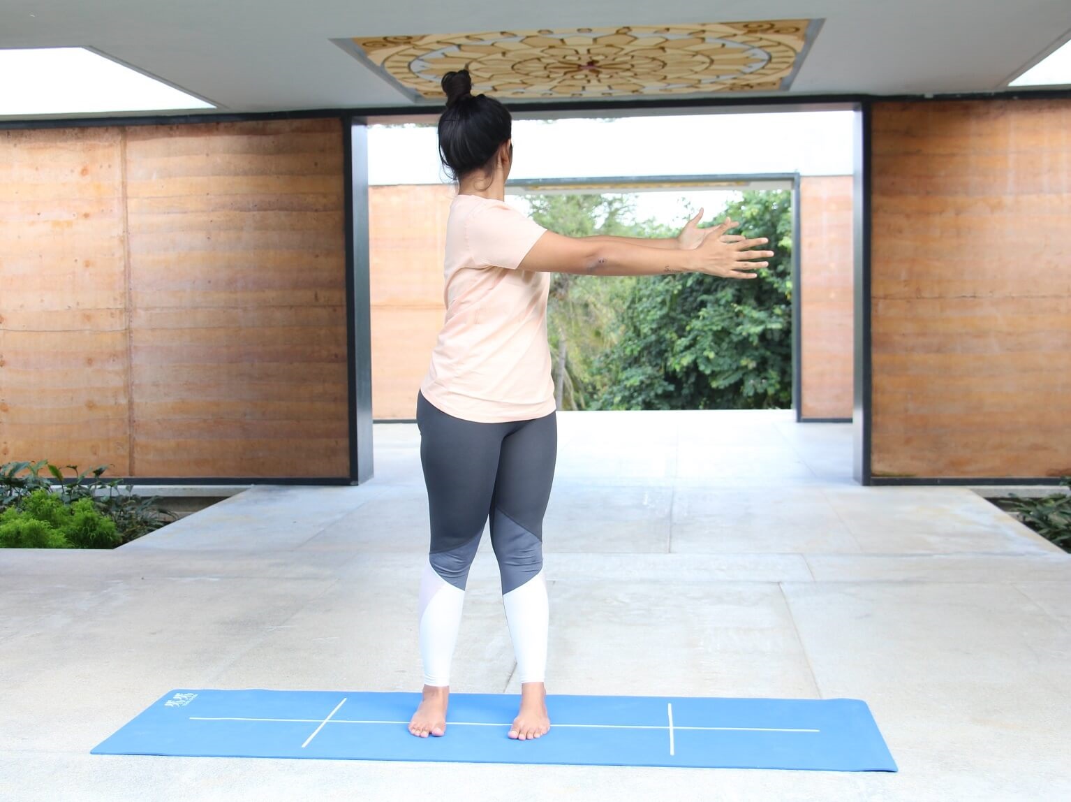 Katichakrasana (Standing Spinal Twist) | How to do | Benefits - The Art ...