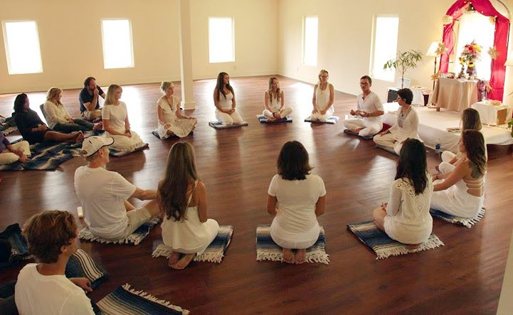 The Best Meditation Instructor: How to Find The Right One For You Now ...