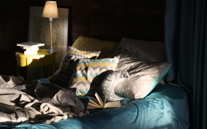 What is Restless Sleep? 5 Methods for Managing With It | The Art of Living